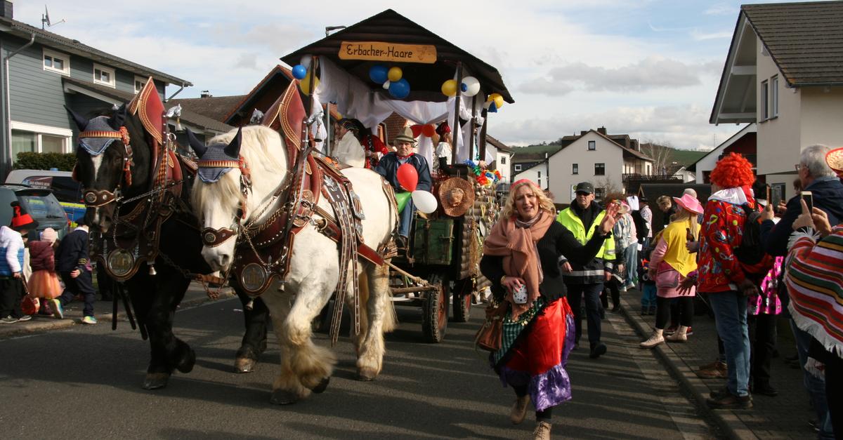 Die Sonne lacht mit den Erbacher Narren um die Wette